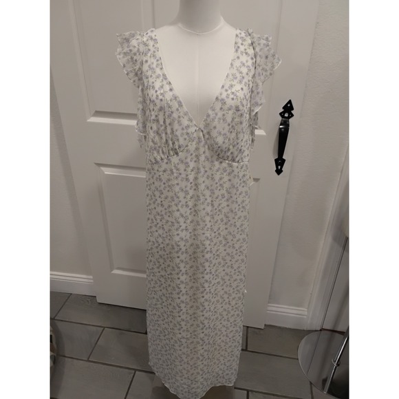 No Boundaries | Dresses | No Boundaries Floral Flutter Sleeve Midi ...